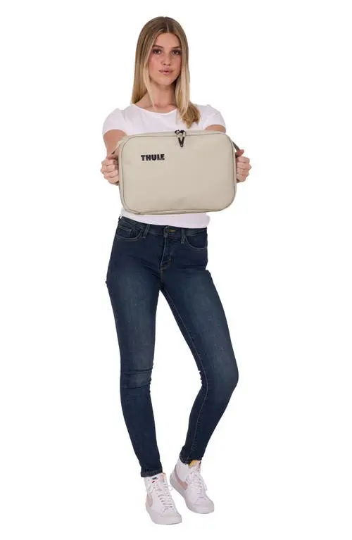 Thule Chasm Medium Gear Cube - Sand