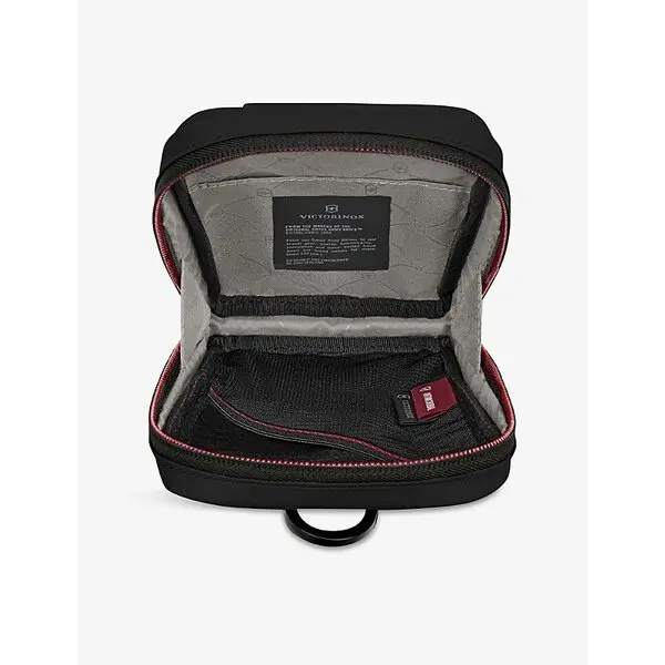 VICTORINOX Travel Essentials City Woven Pouch