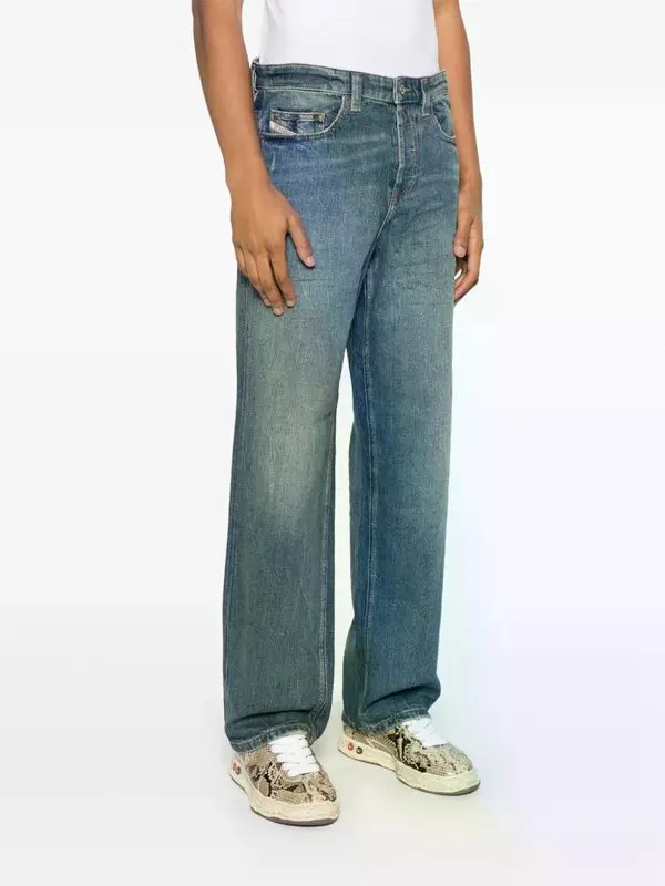 DIESEL® 2001 D-macro Jeans
