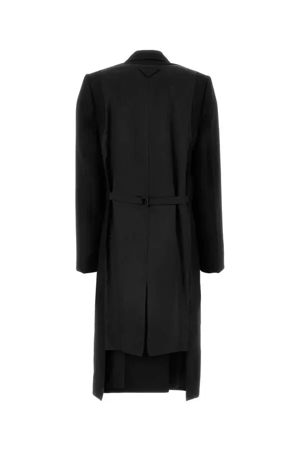 コート PRADA Women Coats P601SSOOO15UW F0002 Black Prada Coat In Black - 46% Off | Editorialist