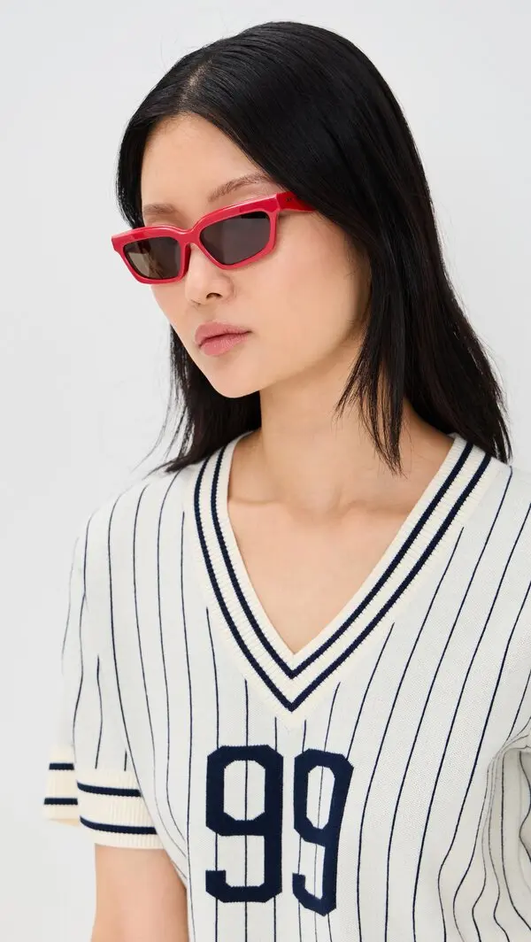 Jacquemus Salon Cateye Sunglasses In Red/Silver/Grey - 30  display picture 3