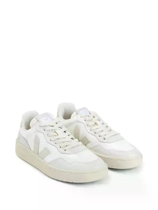 VEJA V-90 Trainers