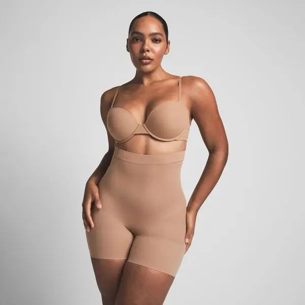 SKIMS High Waisted Mid Thigh Short | Black | | Sheer Seamless - Sienna