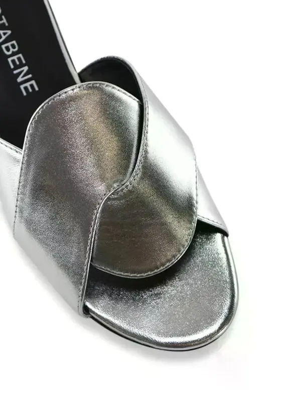 NOTABENE Fanny Metallic Slides - Silver