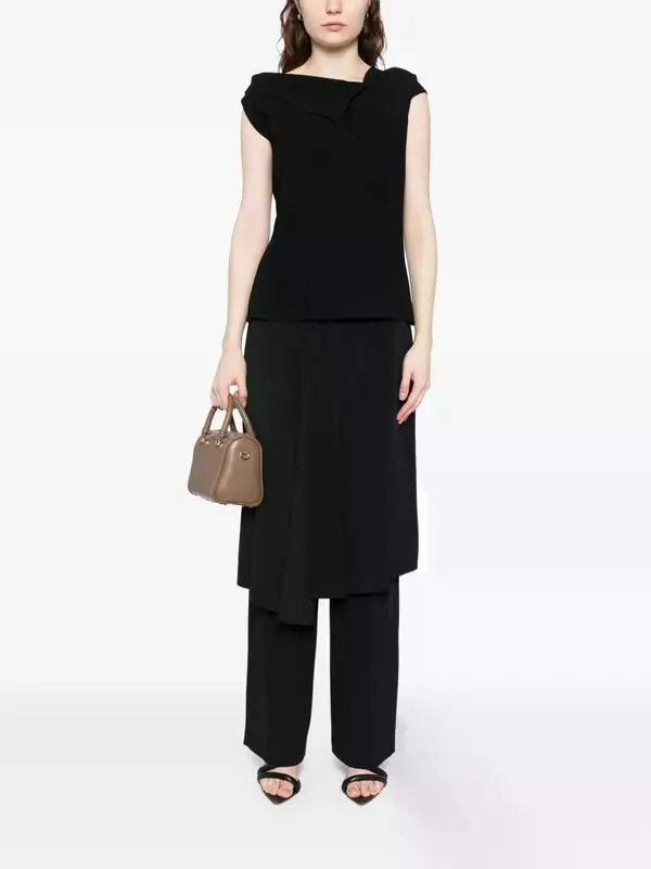 Goen.j Asymmetrically Pleated Straight Trousers - Black
