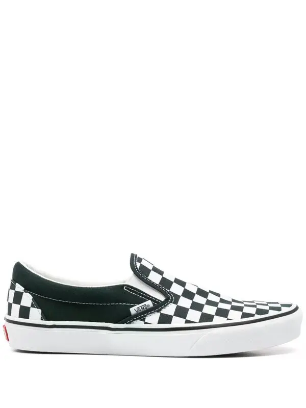 VANS Classic Slip-on Sneakers - Black