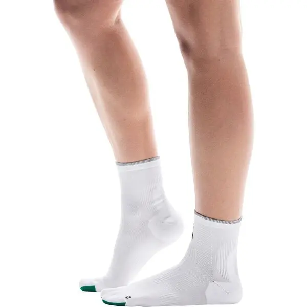 On Elite Run Quarter Socks - White