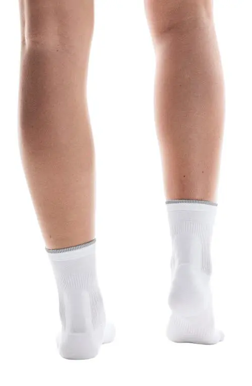 On Elite Run Quarter Socks - White