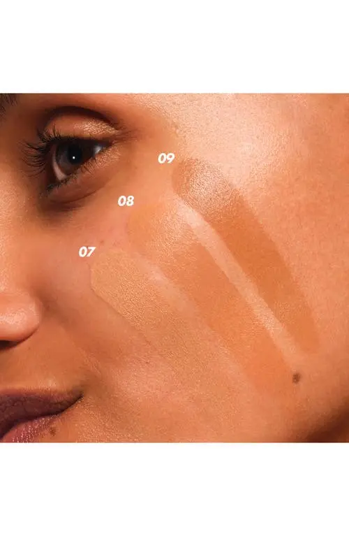 MAKE UP FOR EVER Super Boost Lightweight Moisturizing Skin Tint - 8
