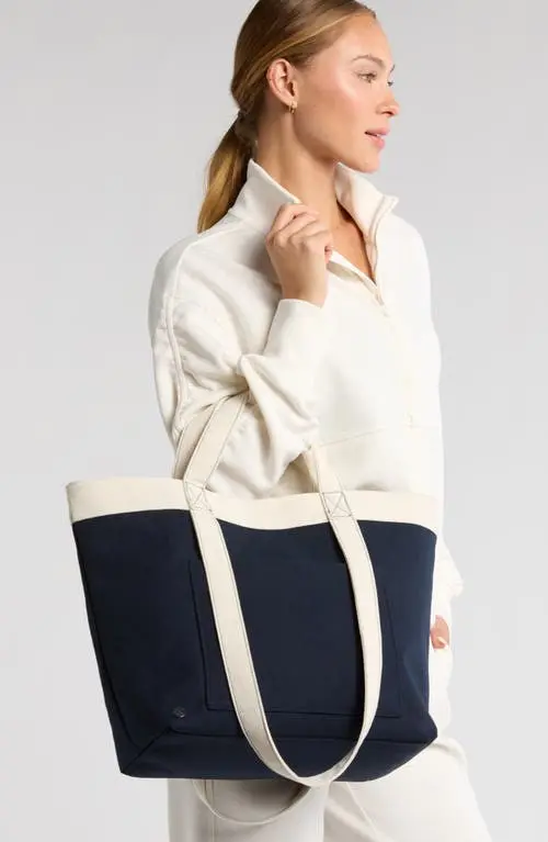 Zella Travel Canvas Tote - Navy Sapphire