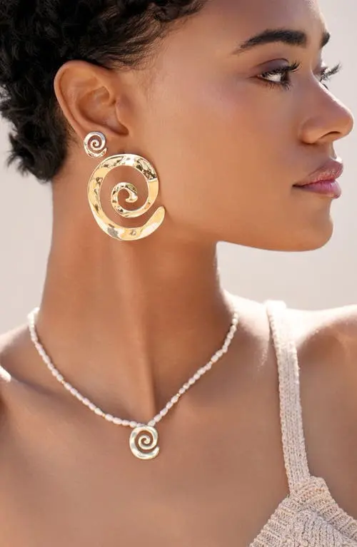 Ettika Aura Swirl Pendant Freshwater Pearl Necklace - Gold
