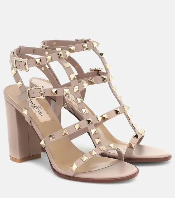Valentino Garavani Rockstud Leather Sandals - Beige