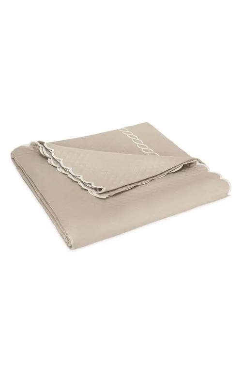 MATOUK Classic Chain Scallop Matelassé Coverlet - Dune/ Bone
