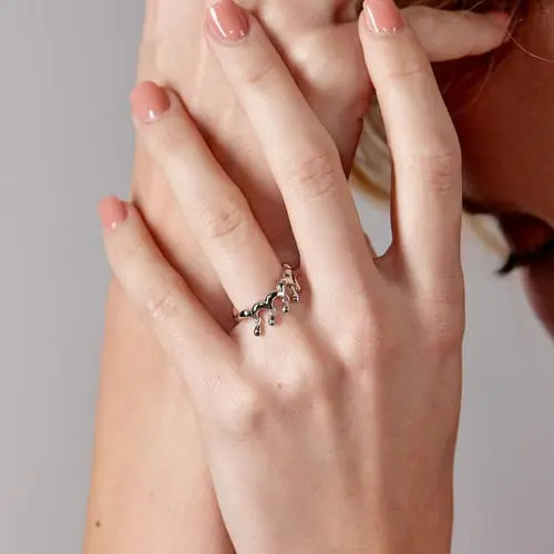 LUCY QUARTERMAINE Waterfall Five Drip Ring - Sterling Silver