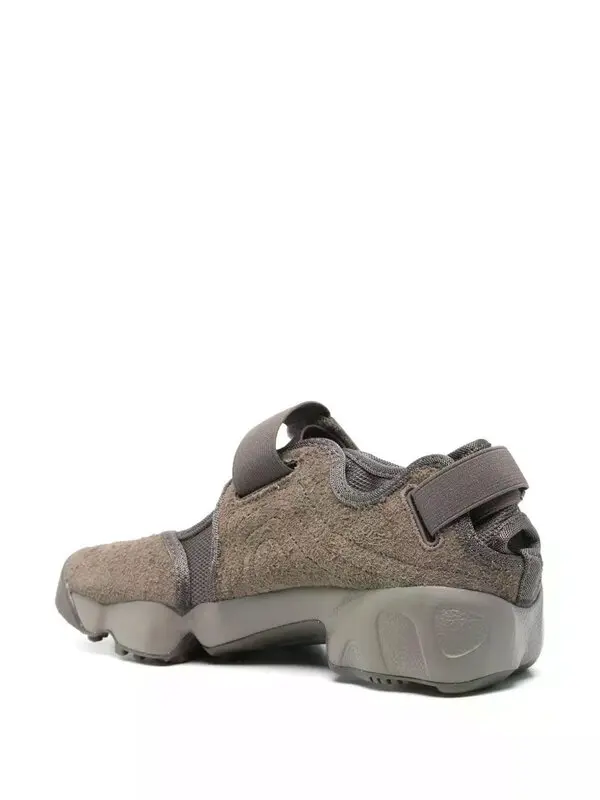 Nike Rift Sneakers