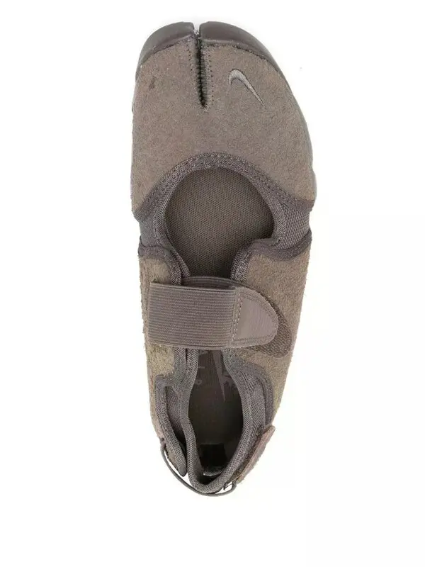 Nike Rift Sneakers