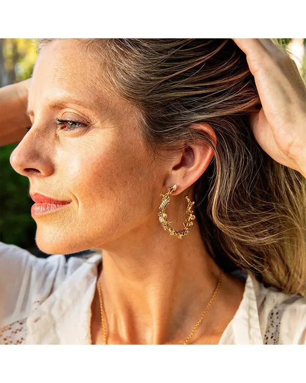 CAPUCINE DE WULF Meadow Pave Flower Grande Hoop Earrings - Gold