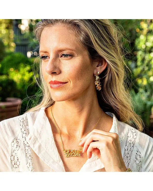 CAPUCINE DE WULF Meadow Pave Flower Grande Hoop Earrings - Gold