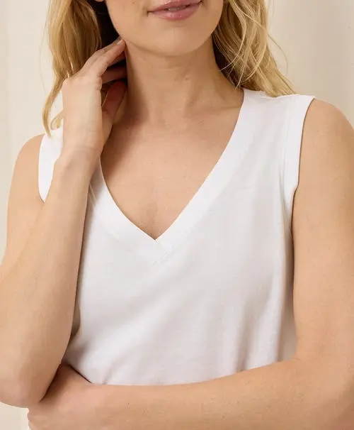 PACT Organic Cotton Softspun V-neck Tank - White