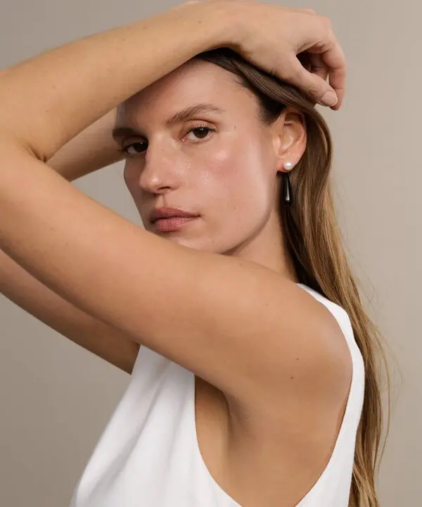 SOPHIE BUHAI Angelyne Onyx Drop Earrings - Black