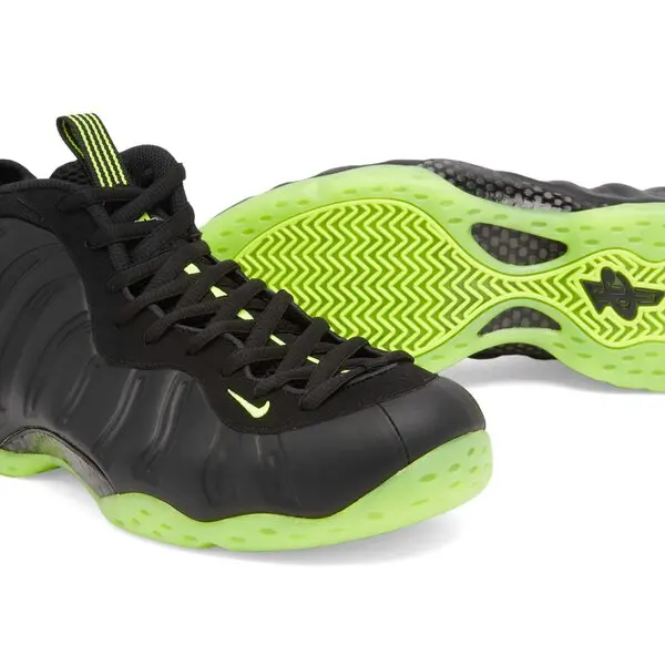Nike Air Foamposite One Sneaker - Black/volt