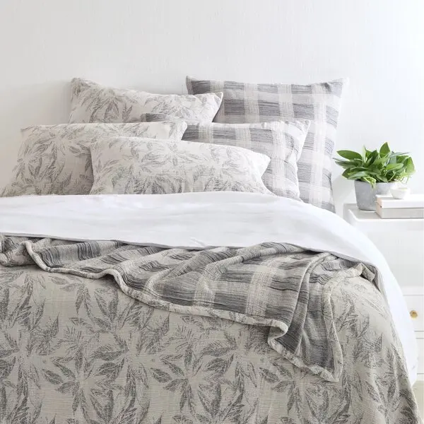 ANNIE SELKE Theodore Reversible Matelasse Coverlet, King
