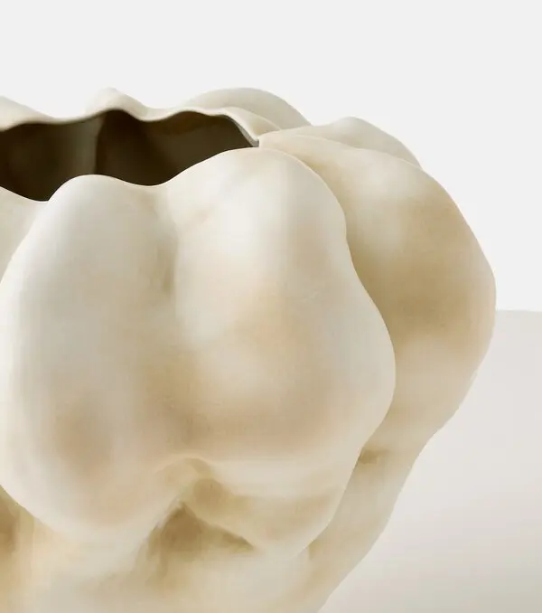 L'Objet Timna Short Porcelain Vase - Neutrals