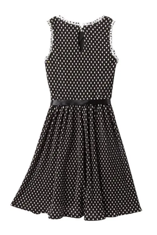 AVA & YELLY Pleated Dot Shift Dress
