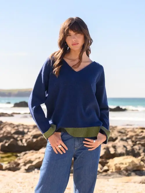 CELTIC & CO. Ponte V-neck Sweater