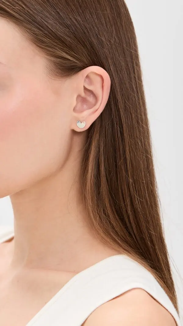 Agmes Sculpted Heart Stud Earrings