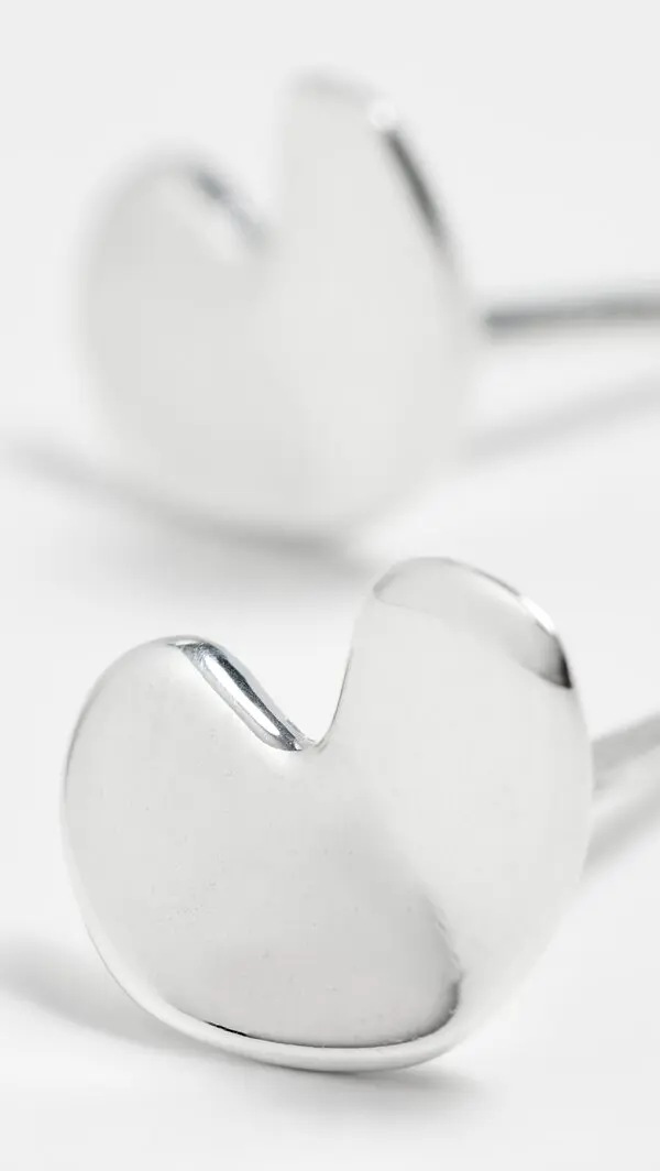 Agmes Sculpted Heart Stud Earrings