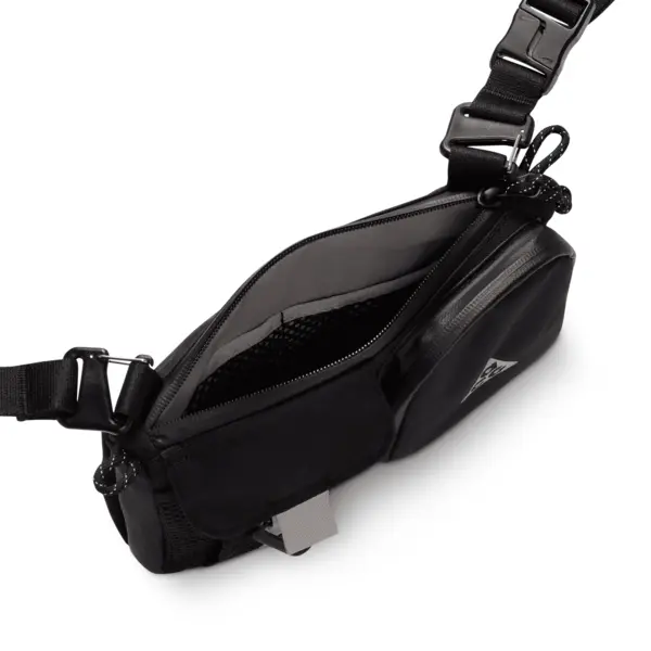 Nike Daymax Crossbody Bag