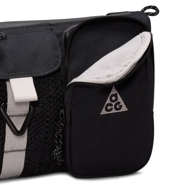 Nike Daymax Crossbody Bag