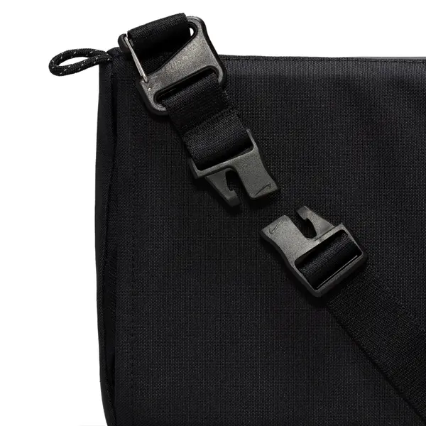 Nike Daymax Crossbody Bag