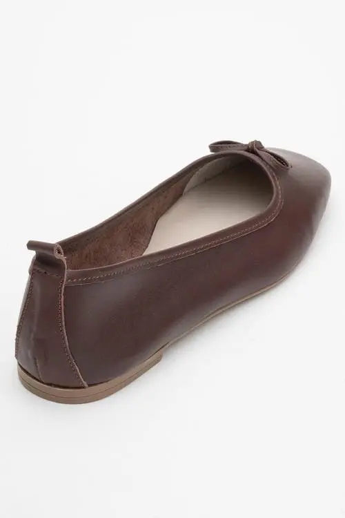 FOREVER & ALWAYS SHOES Sosa Leather Ballet Flats - Brown Leather