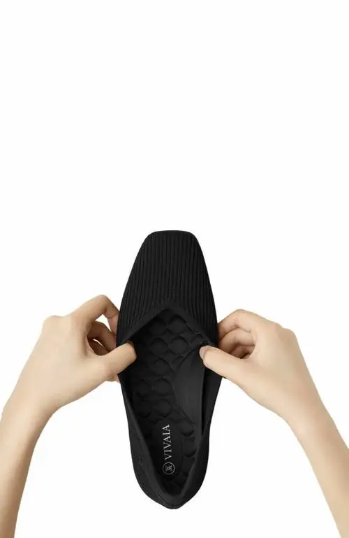 Vivaia Margot Lightweight Square-toe V-cut Flats