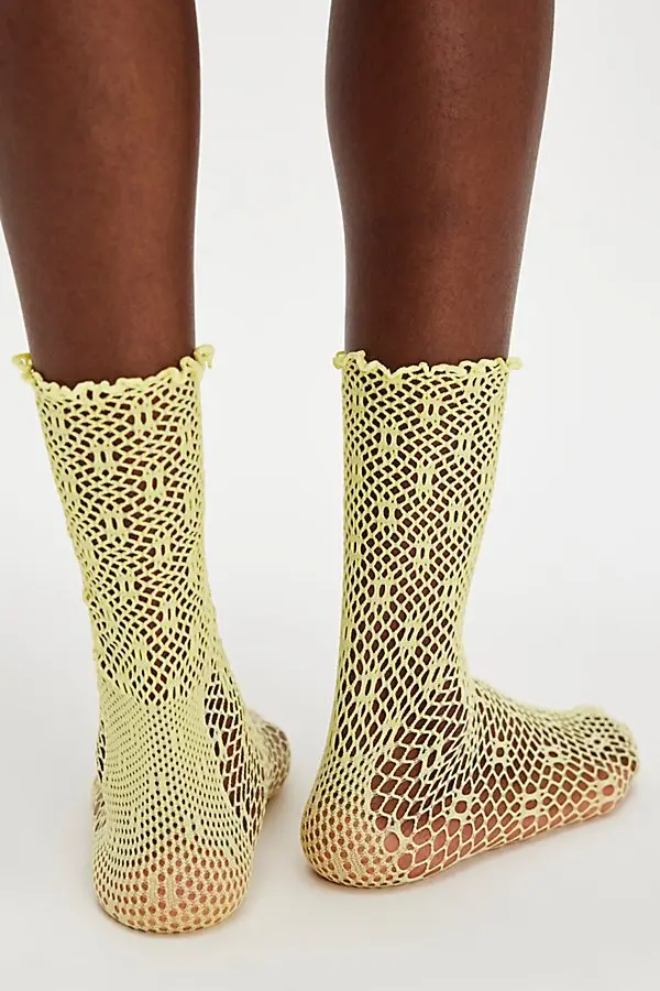 Free People Poppy Crochet Crew Socks - Tender Yellow