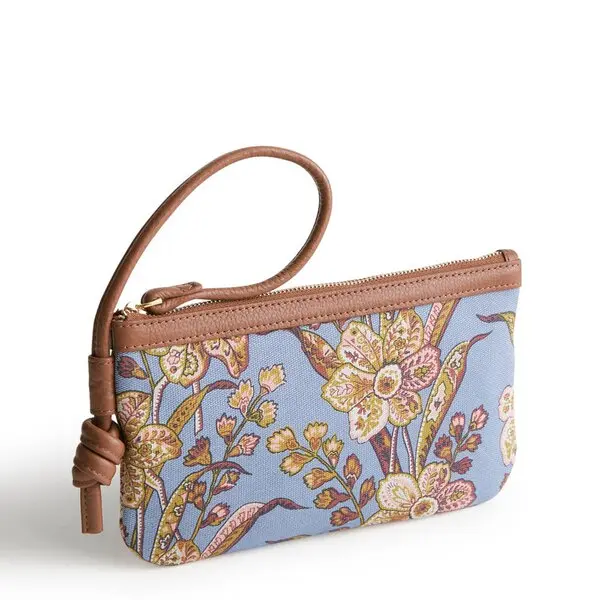 VERA BRADLEY Knotted Wristlet In Begonia Fields