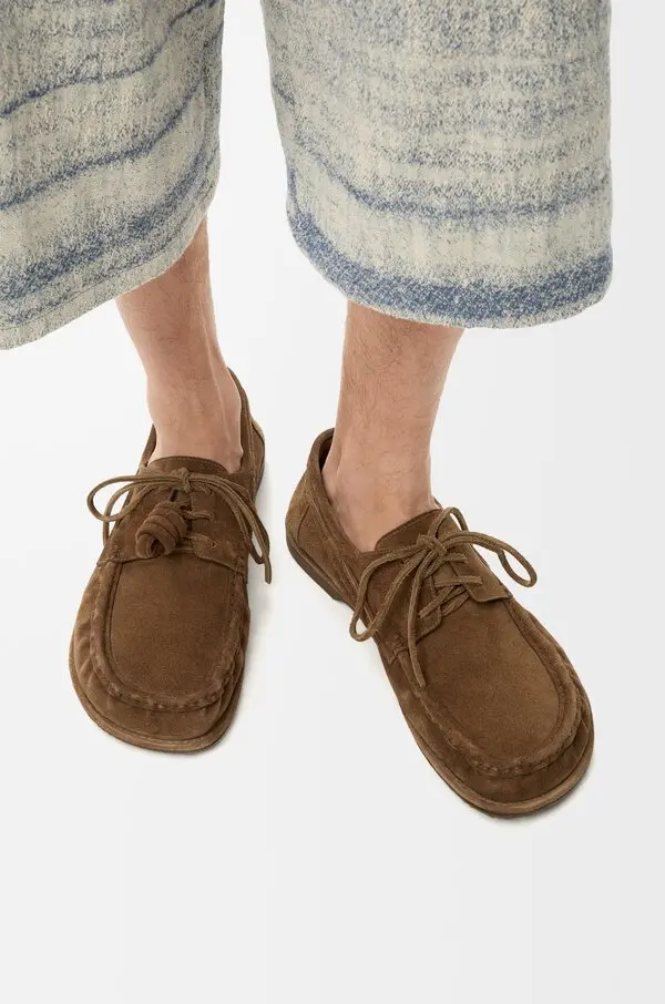 Loewe Suede Calfskin Campo Boat Shoe With Knot Detailing - Brown