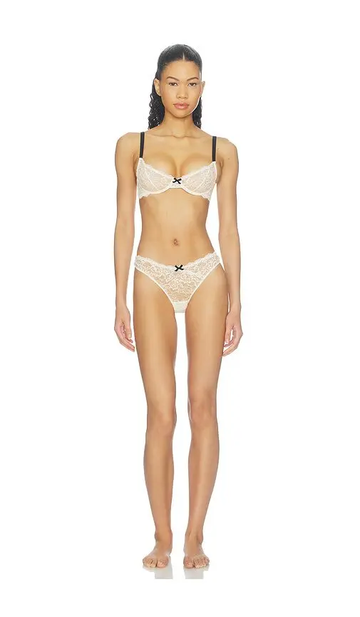 FLEUR DU MAL Bianca Lace Thong In Cream - Linen Beige