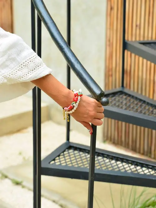 VENESSA ARIZAGA Sweet Spot Charm Bracelet