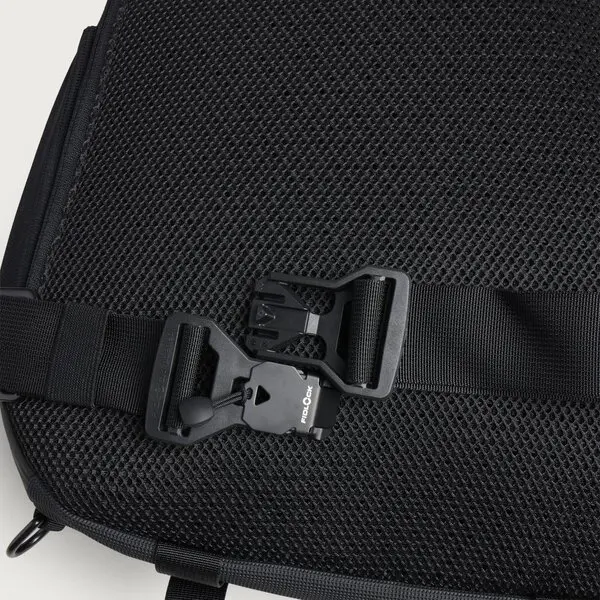 Oakley Latitude Sling Pack - Blackout
