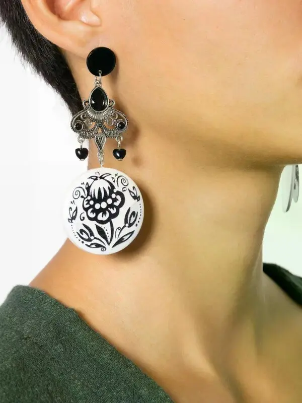 AMIR SLAMA Floral Pendant Necklace And Drop Earrings Set