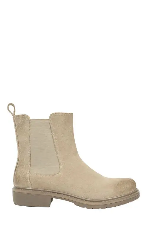 CELTIC & CO. Essential Chelsea Ankle Boot