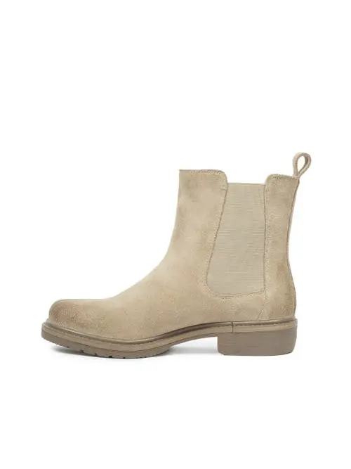 CELTIC & CO. Essential Chelsea Ankle Boot