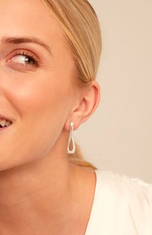 UNODE50 Wave Hoop Earrings - Silver
