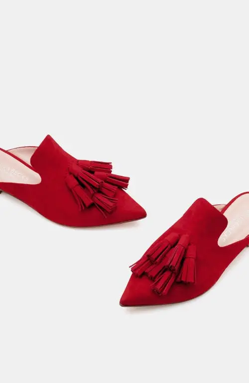 BELLS & BECKS Mirella Pointy Toe Tassel Mule