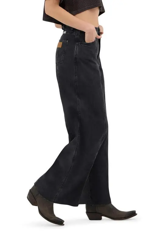 Wrangler Cowboy Raw Hem Barrel Jeans