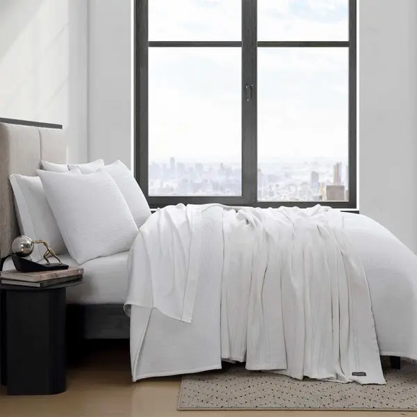 Vera Wang Cotton Voile 3 Piece Quilt Set, Queen