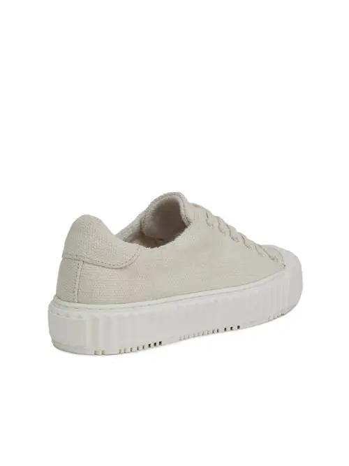 CELTIC & CO. Lace Up Canvas Low Top Sneakers